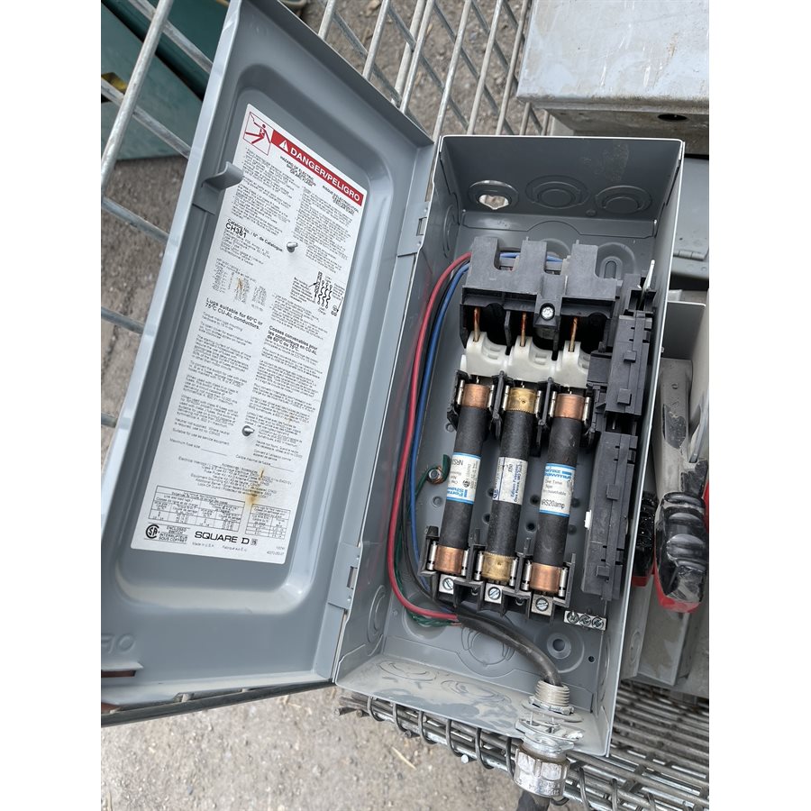 SECTIONNEUR 600V 30AMP 3 PHASES 4PO X 6PO X 14PO