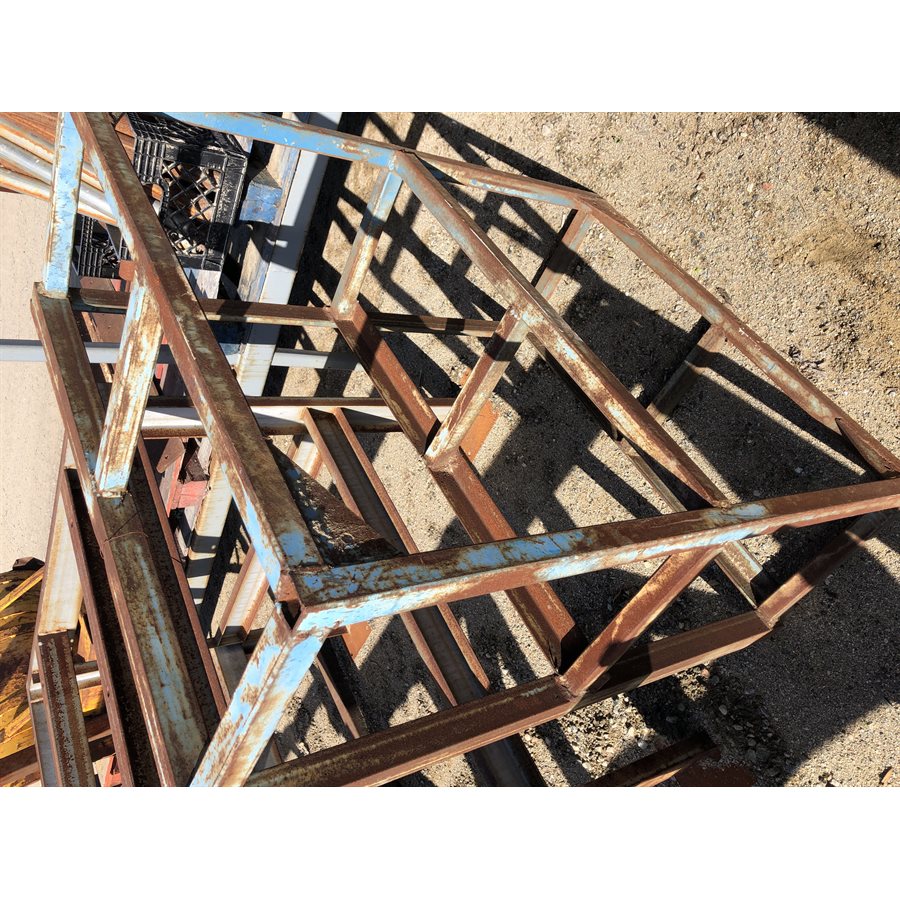 PETIT RACK ACIER DE 40PO X 48 PO X 17 PO