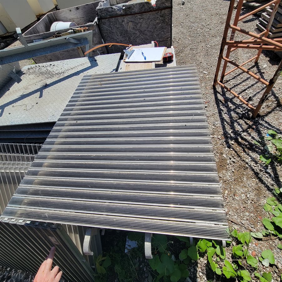 GRILLE GRATTE-PIED BOLAR 31PO X 37,5PO