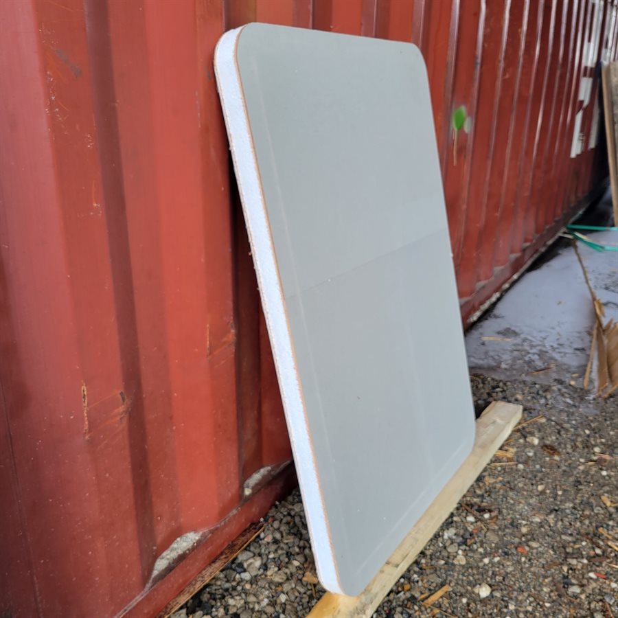 PANNEAU DE STYROMOUSSE LAMINÉ DE BOIS ET PLASTIQUE ($ / PI2)