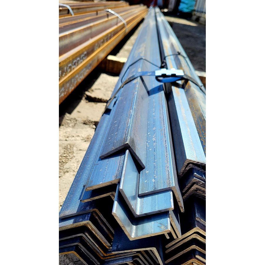 ACIER ANGLE NEUF - 2PO X 2PO X 1 / 8PO X 240PO (20PI)