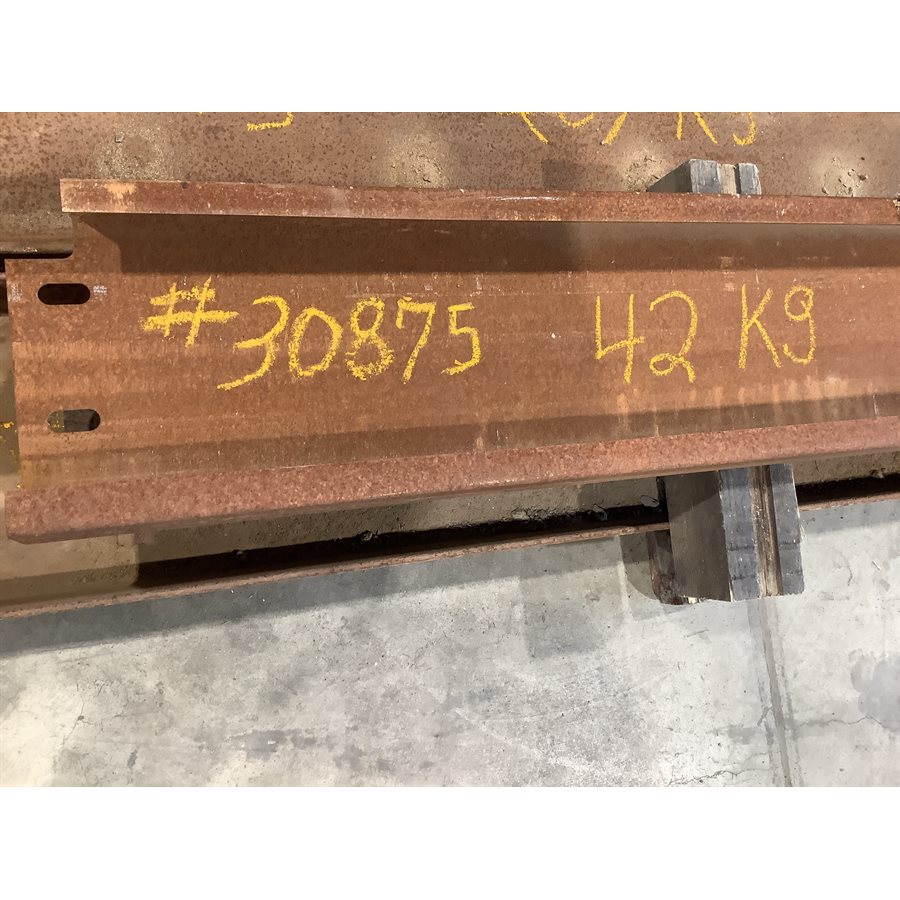 ACIER CHANNEL USAGÉ - 9 PO X 3 PO X 171 PO (14PI 3 PO)